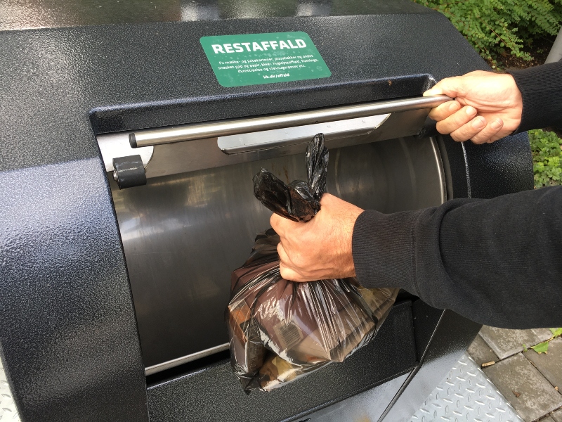 Sådan bruger du din nye affaldsstation - fsb.dk